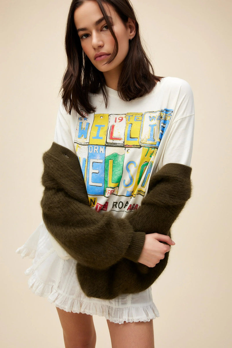 WILLIE NELSON ON THE ROAD AGAIN BOYFRIEND TEE – Bella Maas Boutique